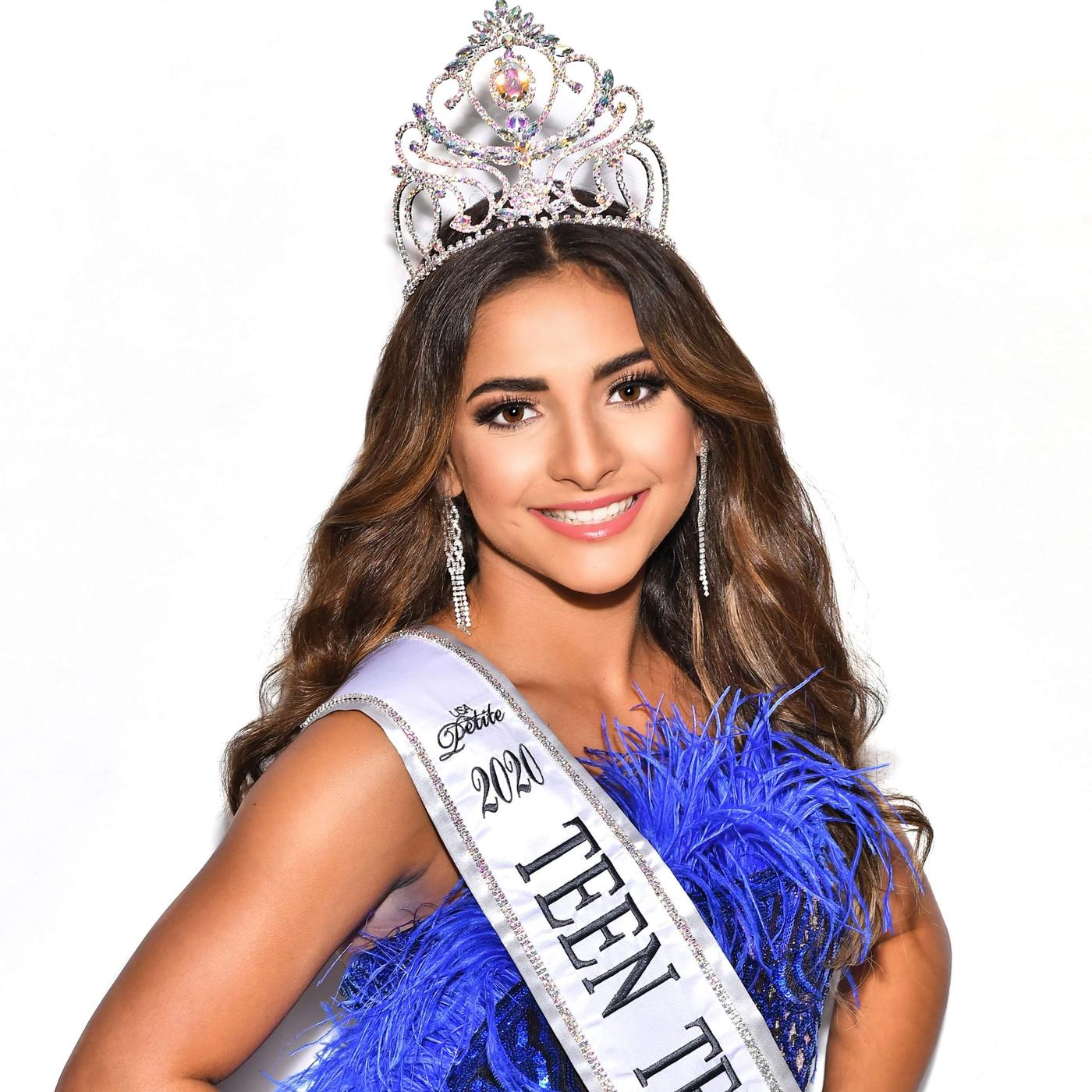 13. Xiomara Sostre | Miss Teen Texas Petite & Her Mom Xiomara Escalante ...