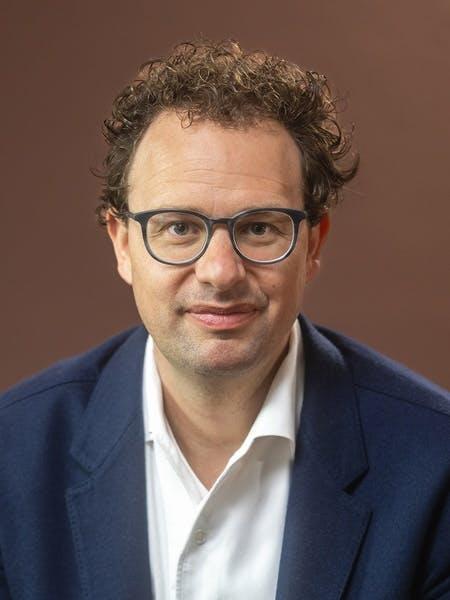 Anthropic's Dario Amodei on AI Competition - ChinaTalk (podcast ...