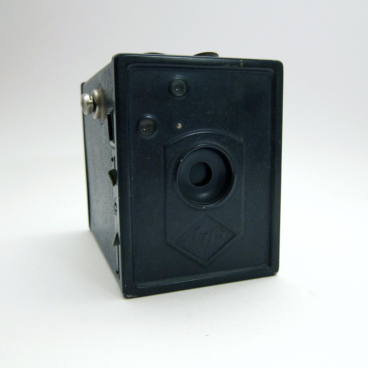Lightning, pinhole camera, Daphne Oram & Clarice Lispector | Listen Notes