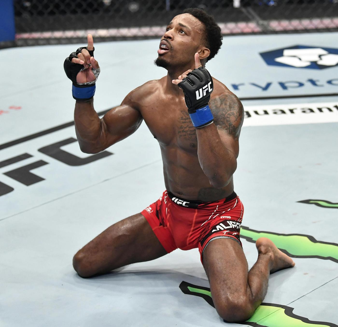 MMA PREVIEW: Lerone Murphy's coming of age night against legend Edson ...