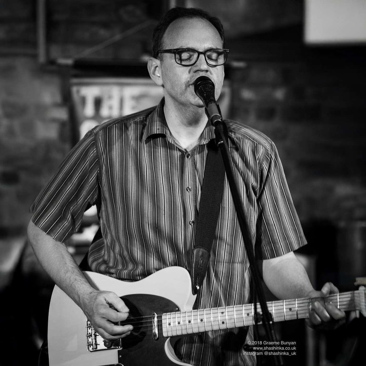 Bob Collum – Interview with an Expat Singer/Songwriter | Listen Notes