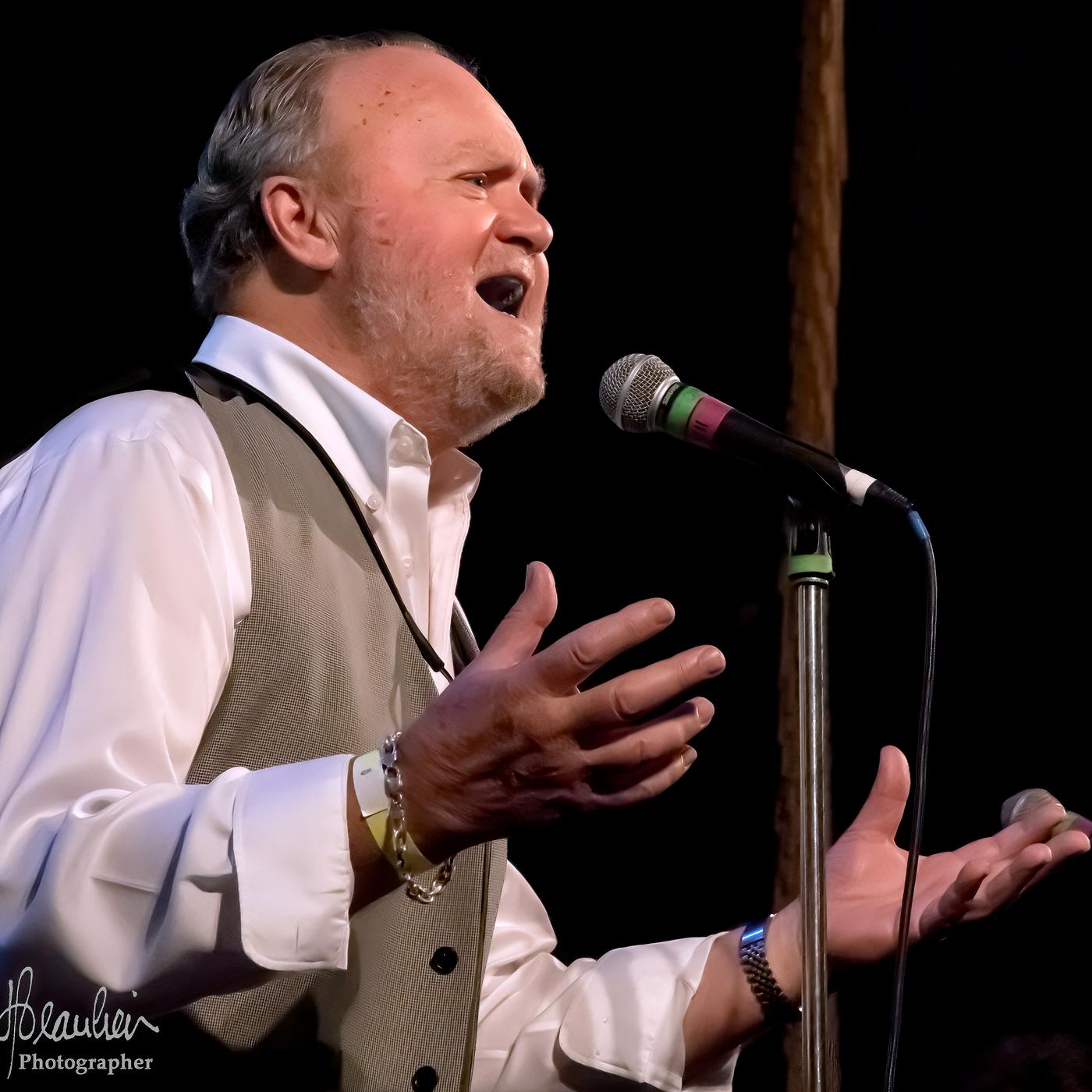 Ian Crichton, guitarist with SAGA - Liner Notes: Revealing Chats With ...