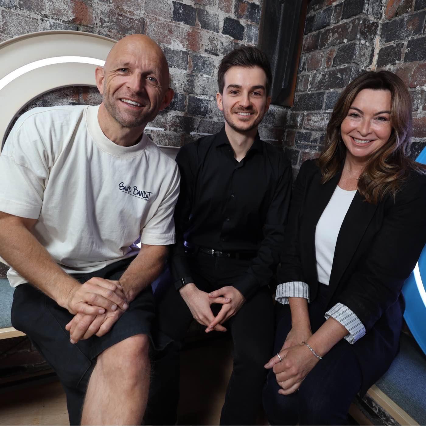 What is the Future of The Smartphone? - The Gadget Show Podcast ...