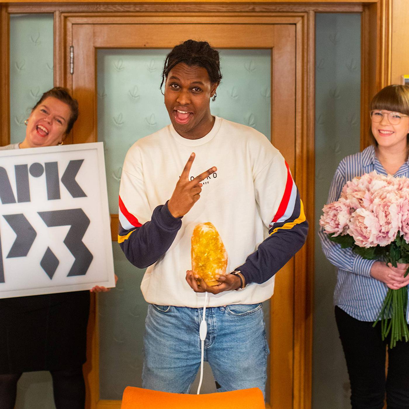 Magan Gallery, sceneskrekk og spekeskinke til dessert | Listen Notes