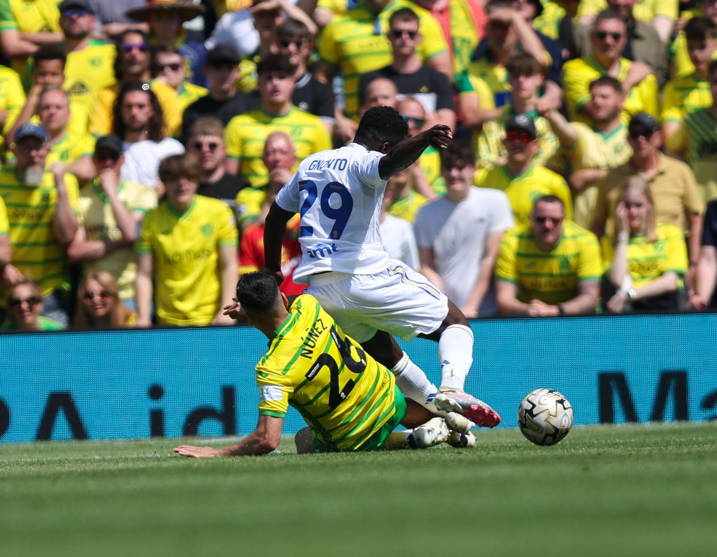 S11 Ep401: Terrace Talk (S3.E10) | Norwich City v Leeds United | The ...